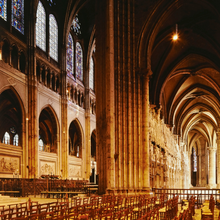 chartres cathedral guide